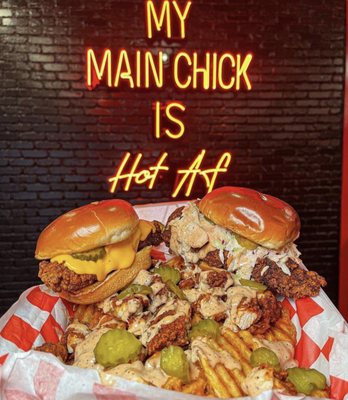 MAIN BIRD HOT CHICKEN - MONTROSE - Updated April 2025 - 309 Photos ...