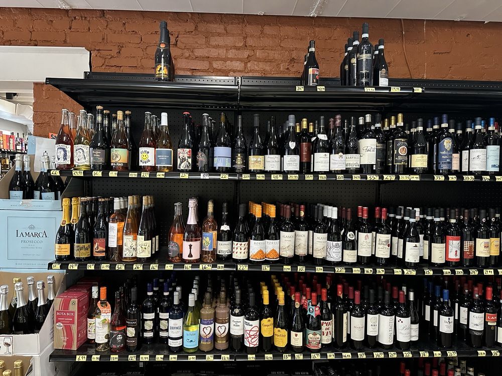 H STREET LIQUORS: H STREET BEVERAGE WAREHOUSE - Updated December 2025 ...