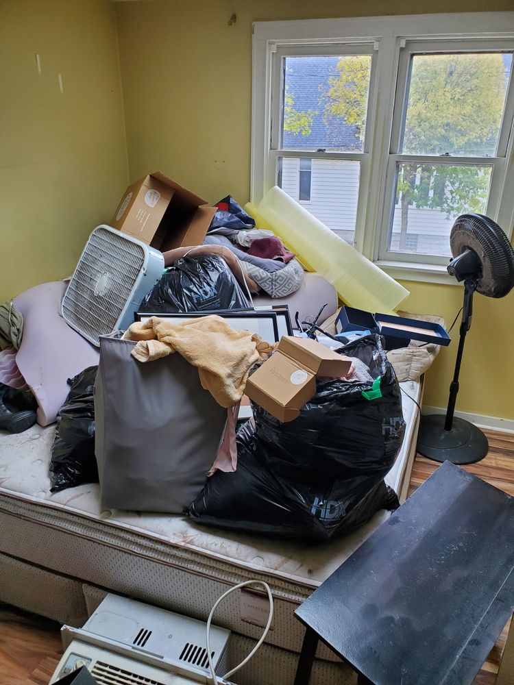 CLUTTER CLEAN JUNK REMOVAL - Updated January 2025 - 10 Photos - Ada ...
