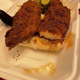 FLUFFIES HOT CHICKEN - HACKENSACK - Updated December 2025 - 327 Photos ...