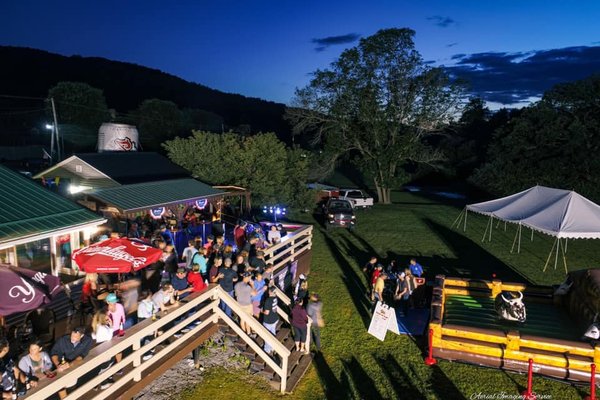 MODEL T INN - 23 Photos - American (Traditional) - 555 Derrick Rd ...