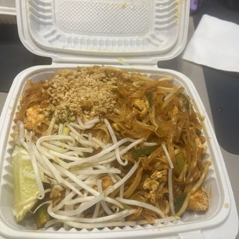 THAI BLOOM - Updated December 2025 - 84 Photos & 69 Reviews - 1816 NE ...