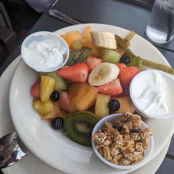 DAILY NEWS CAFE - Updated June 2024 - 380 Photos & 679 Reviews - 3001 ...