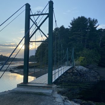 WIGGLY BRIDGE - Updated December 2025 - 93 Photos & 26 Reviews - 30 ...