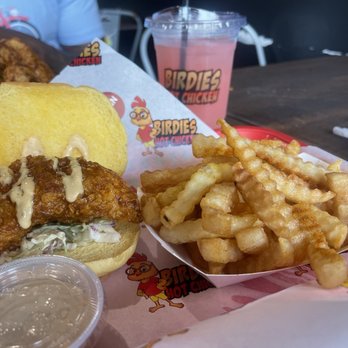BIRDIES HOT CHICKEN - Updated January 2025 - 105 Photos & 98 Reviews (4 ...