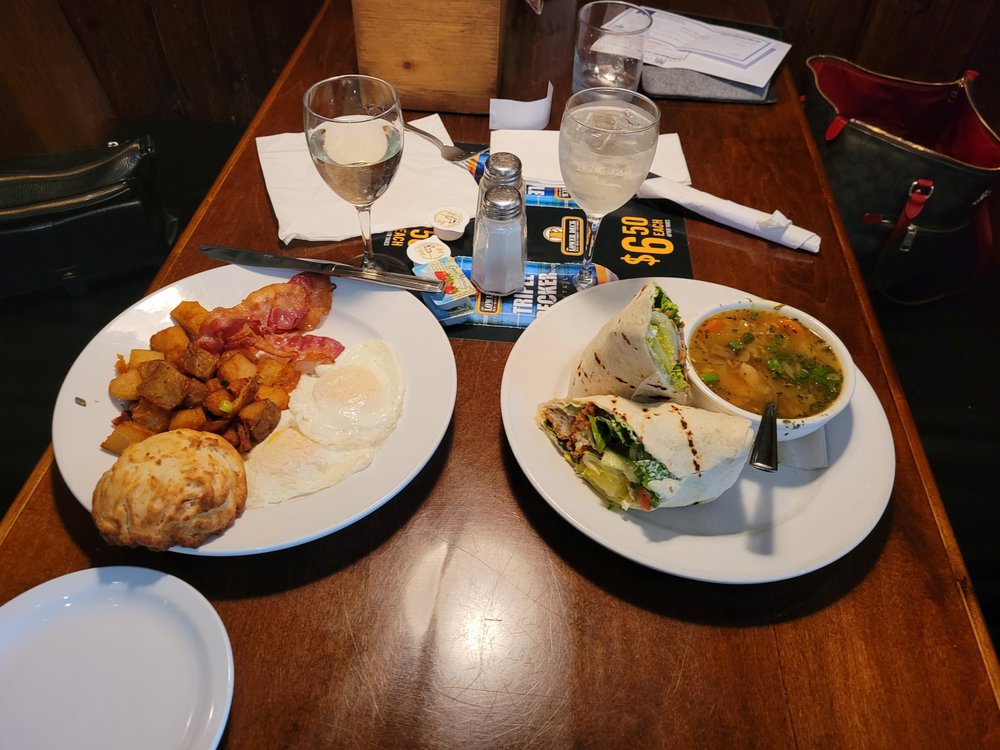 THE LOWER DECK - Updated June 2024 - 67 Photos & 123 Reviews - 1887 ...