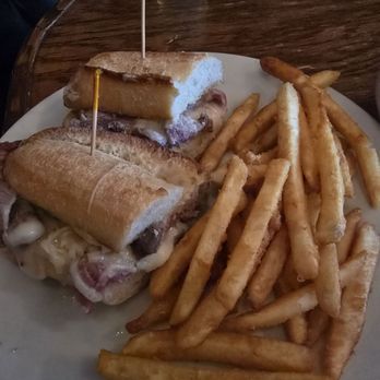 BLUE STAR CAFE & PUB - Updated December 2025 - 464 Photos & 732 Reviews ...