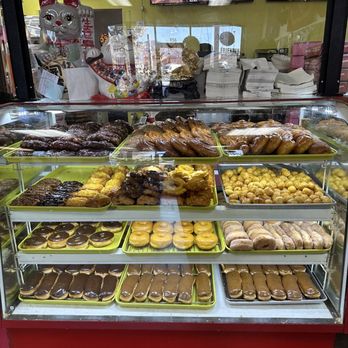 FRIENDLY DONUT HOUSE - Updated September 2024 - 601 Photos & 452 ...