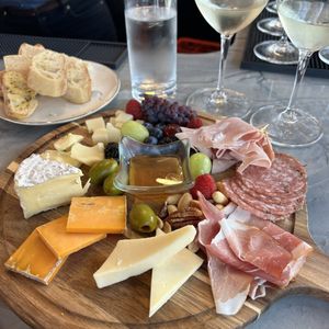 MILLY’S WINE BAR & BISTRO - 24 Photos & 11 Reviews - 1129 Washington ...