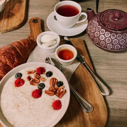 FLOURISH CAFE - Updated January 2026 - 175 Photos & 39 Reviews - 1480 ...