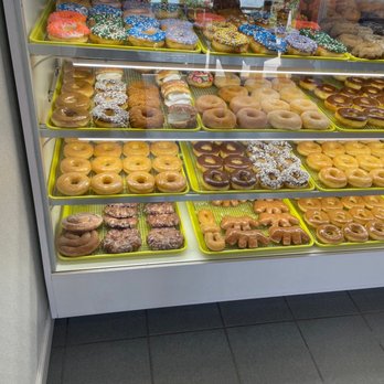 MASTER HOMEMADE DONUTS - Updated April 2025 - 24 Photos & 17 Reviews ...