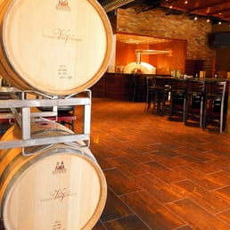 VILLAGE VINTNER WINERY, BREWERY & RESTAURANT - Updated October 2025 ...