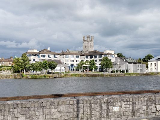 THE CURRAGOWER - 134 Photos & 113 Reviews - Clancy Strand, Limerick ...