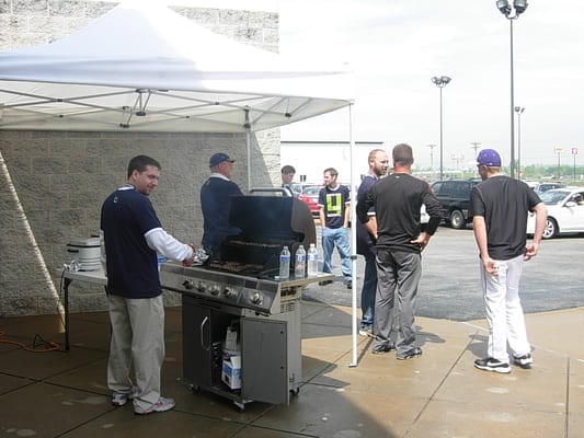 REUTHER FORD - Updated October 2025 - 26 Photos - 1325 McNutt St ...