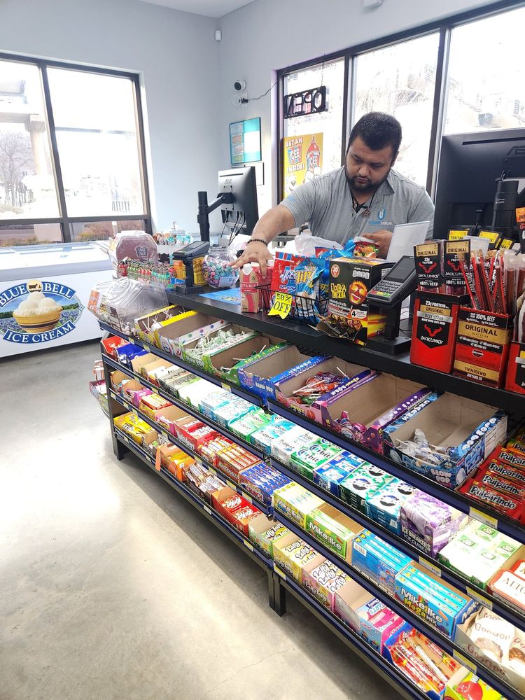 URBANVALUE CORNER STORE - Updated August 2025 - 900 Lake Carolyn Pkwy ...