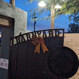 BARNYARD CRAFTHOUSE & EATERY - Updated October 2025 - 422 Photos & 463 ...