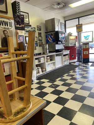 ERIC’S GRILLE - 37 Photos & 84 Reviews - 1671 N Howe St, Southport ...