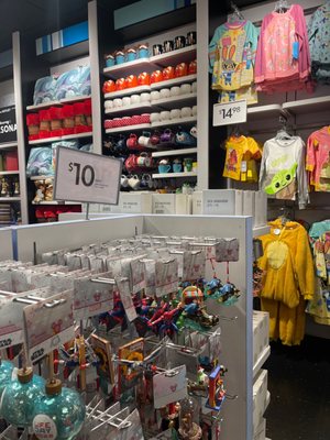 DISNEY STORE - Updated December 2025 - 55 Photos & 40 Reviews - 875 S ...
