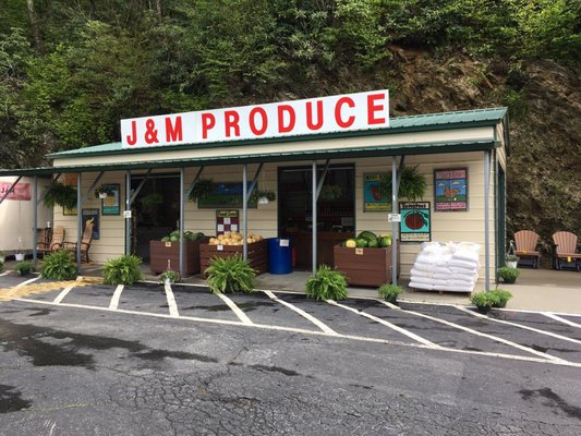 J & M PRODUCE AND GENERAL STORE & GRILL - 26 Photos - 117 Shore Dr ...