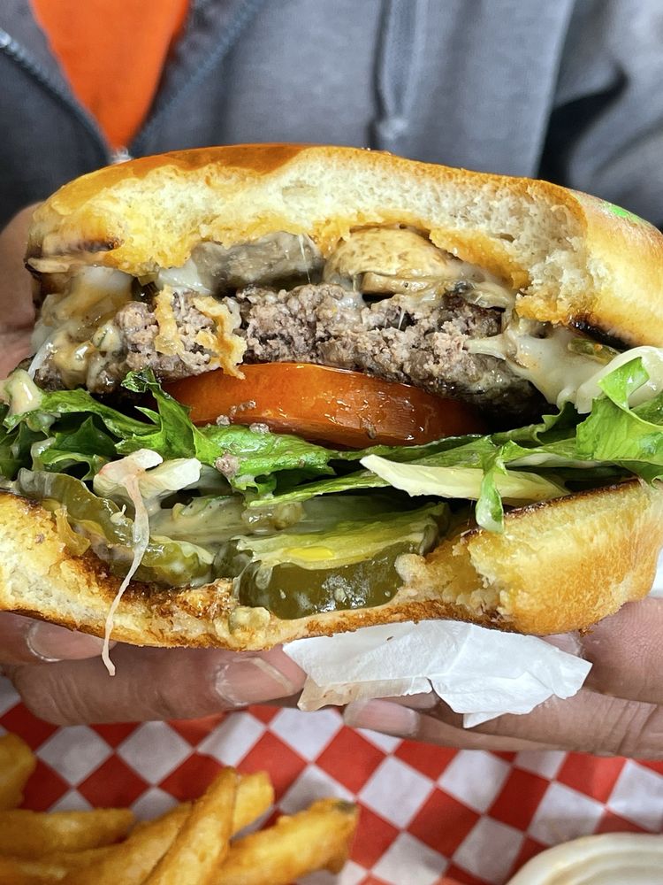 RED WAGON BURGER - Updated June 2025 - 74 Photos & 53 Reviews - 126 SW ...