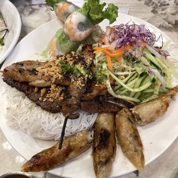 PHO 37 - Updated June 2025 - 402 Photos & 151 Reviews - 1008-8300 ...