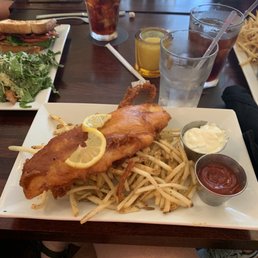 RED ON MAIN - Updated August 2025 - 110 Photos & 102 Reviews - 122 E ...