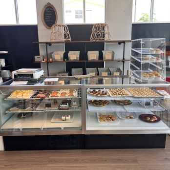 ITALIAN PRINCESS BAKERY & DELI - Updated November 2025 - 65 Photos & 38 ...