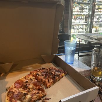 BEERHEAD BAR & EATERY - Updated December 2024 - 211 Photos & 111 ...