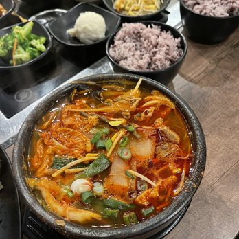 MACHEKO - Updated July 2025 - 433 Photos & 232 Reviews - 2283 Ellsworth ...