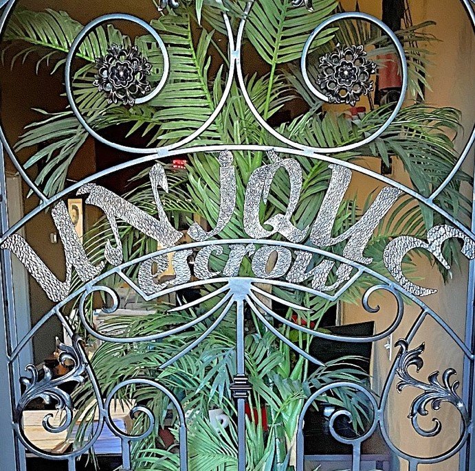 UNIQUE ESCROW - Updated August 2025 - 13 Reviews - 162 Shoppers Ln ...