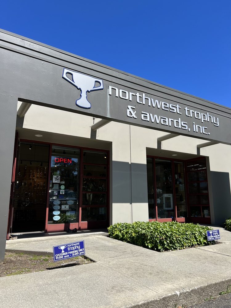 NORTHWEST TROPHY - Updated January 2026 - 11 Photos - 13440 NE 177th Pl ...