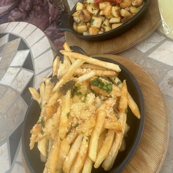 LITTLE HEN - Updated December 2025 - 2911 Photos & 1144 Reviews - 3451 ...