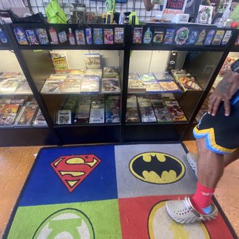 RETRO RAT - Updated September 2025 - 55 Photos & 14 Reviews - 1915 East ...