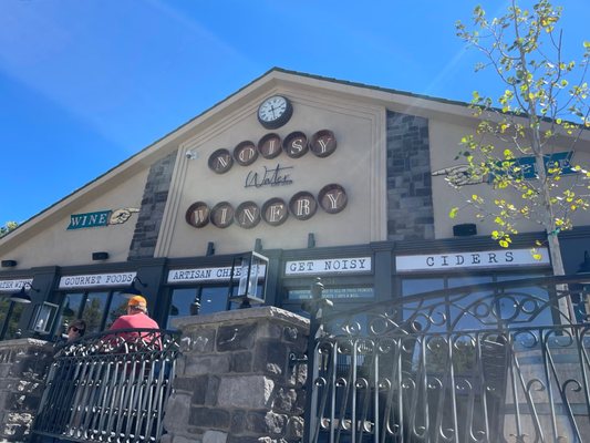 NOISY WATER WINERY - Updated May 2024 - 114 Photos & 89 Reviews - 2331 ...