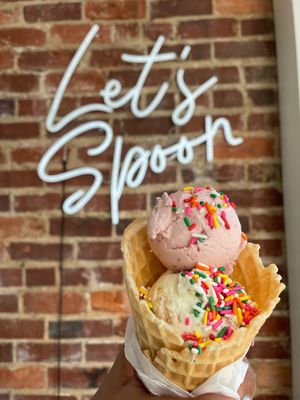 SCOOP - Updated July 2024 - 302 Photos & 249 Reviews - 403 Strawberry ...
