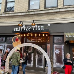 CRAFT & VINE - Updated July 2025 - 600 Photos & 312 Reviews - 1204 ...
