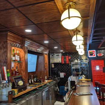 GUS’ SNUG - Updated September 2024 - 54 Photos & 48 Reviews - 38 S Main ...