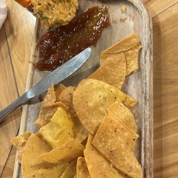 TRAPPEZE PUB - Updated October 2025 - 301 Photos & 572 Reviews - 269 N ...