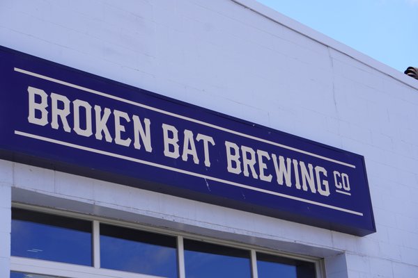 BROKEN BAT BREWING CO - 139 Photos & 95 Reviews - 135 E Pittsburgh Ave ...