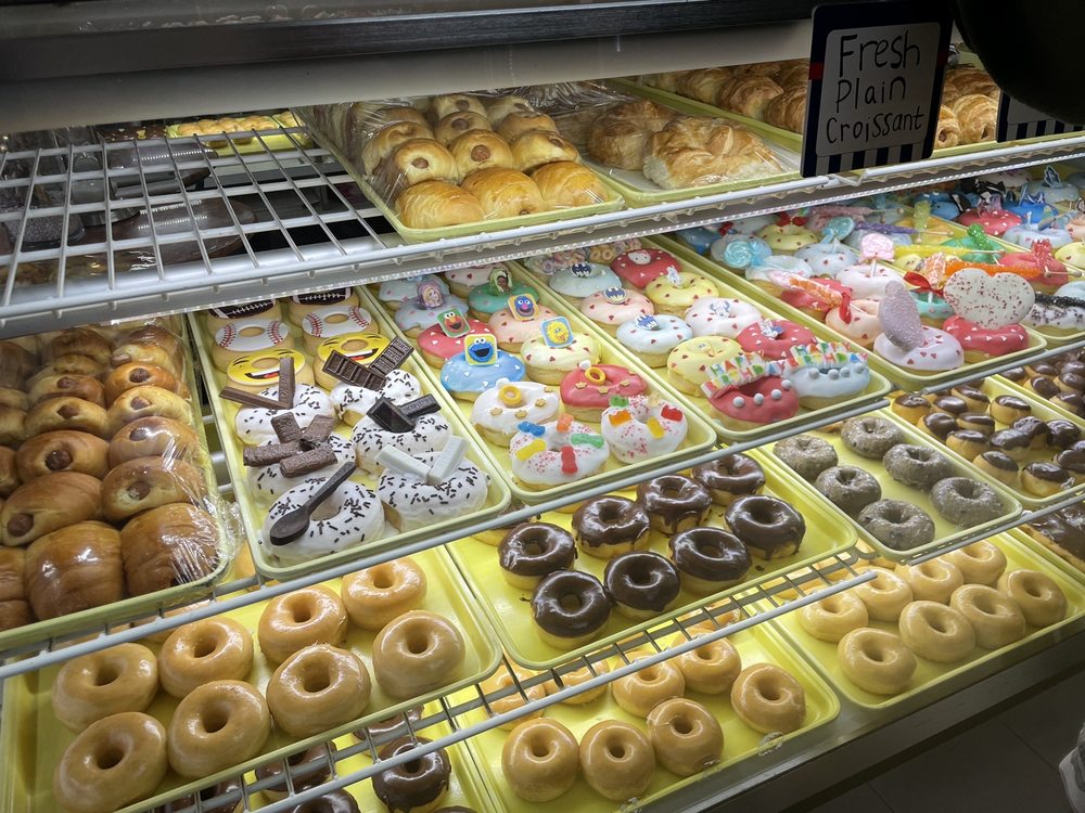 DONUT KING - 12 Photos - Donuts - 13260 Josey Ln, Farmers Branch, TX ...