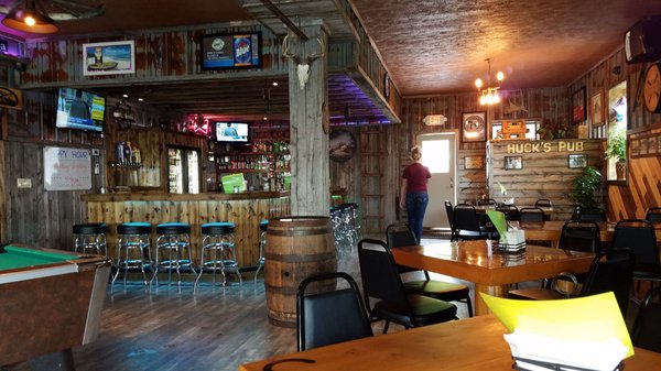 HUCK’S PUB AND GRILL - Updated December 2025 - 13 Photos - 11358 H-40 ...