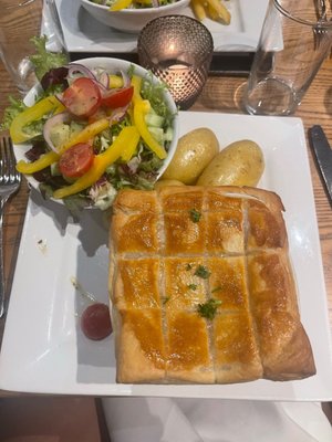 THE GRUMPY MOLE - Updated September 2025 - Brockham Green, Brockham ...