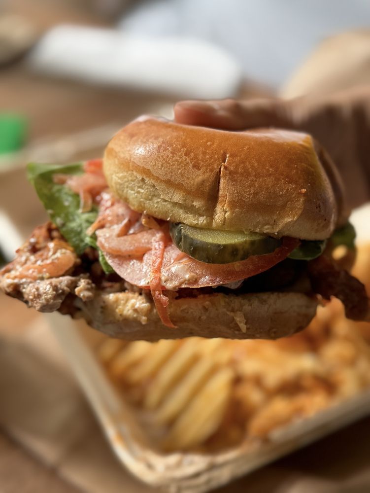 BURGER FIANCÉ - Updated May 2026 - 74 Photos & 42 Reviews - 417 Rue ...