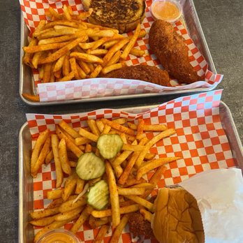 HOT CHICKZ - Updated December 2025 - 251 Photos & 168 Reviews - 4242 ...