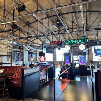 PUTTSHACK - DENVER - Updated July 2024 - 266 Photos & 156 Reviews ...