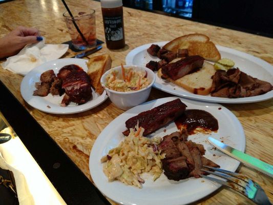 BULLDOG’S FAMOUS BBQ & BREWS - Updated September 2024 - 16 Reviews ...