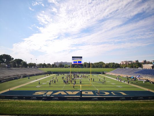 UC DAVIS HEALTH STADIUM - 120 Photos - Davis, California - Stadiums ...
