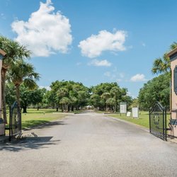 WOODLAWN MEMORIAL PARK & FUNERAL HOME - 72 Photos & 27 Reviews - 400 ...