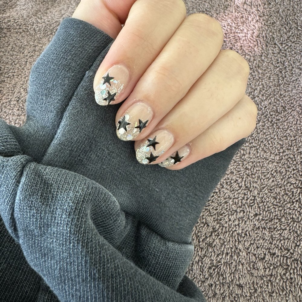 Trendy nails store