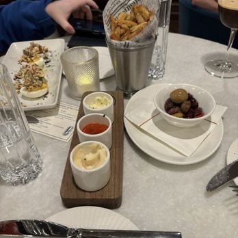 FLYLEAF - Updated July 2025 - 199 Photos & 66 Reviews - 92 Kercheval ...